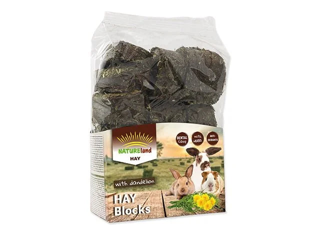 Natureland Hay Block With Carrot 600G – lavishpetcentre